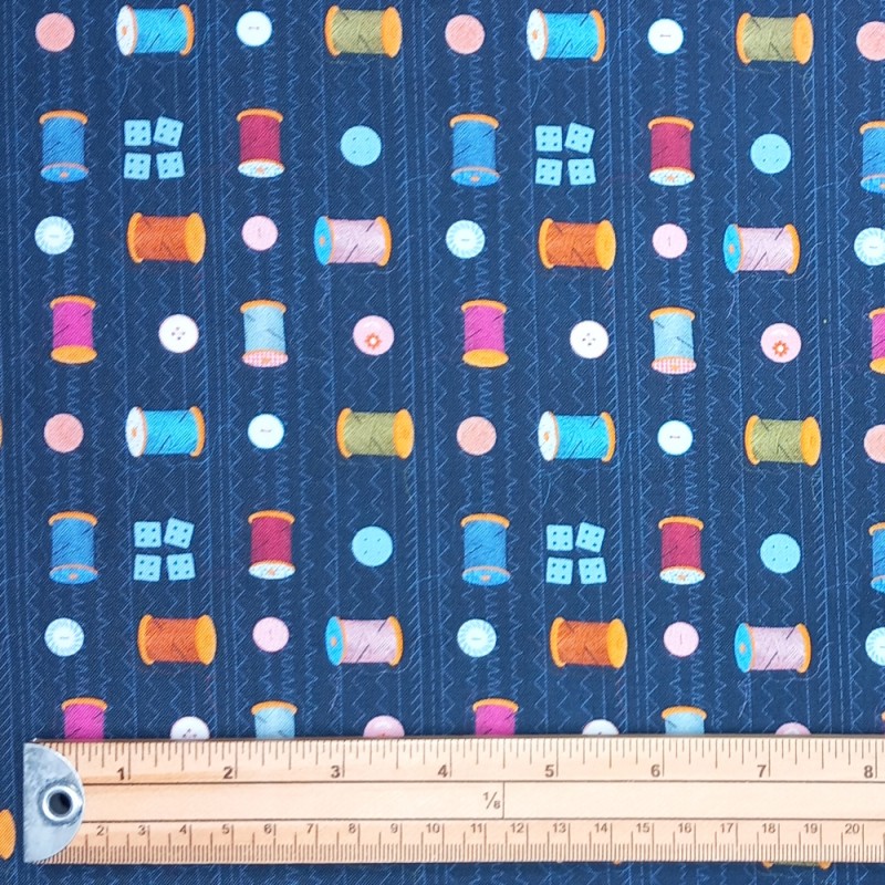 100% Cotton Fabric Nutex Purrfect Stitches Quilt Notions Buttons 112cm Wide