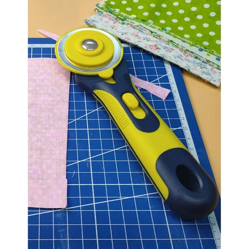 Rotary Cutter 60mm – Sharp, Safe Cutting Tool for Sewing & Crafts
